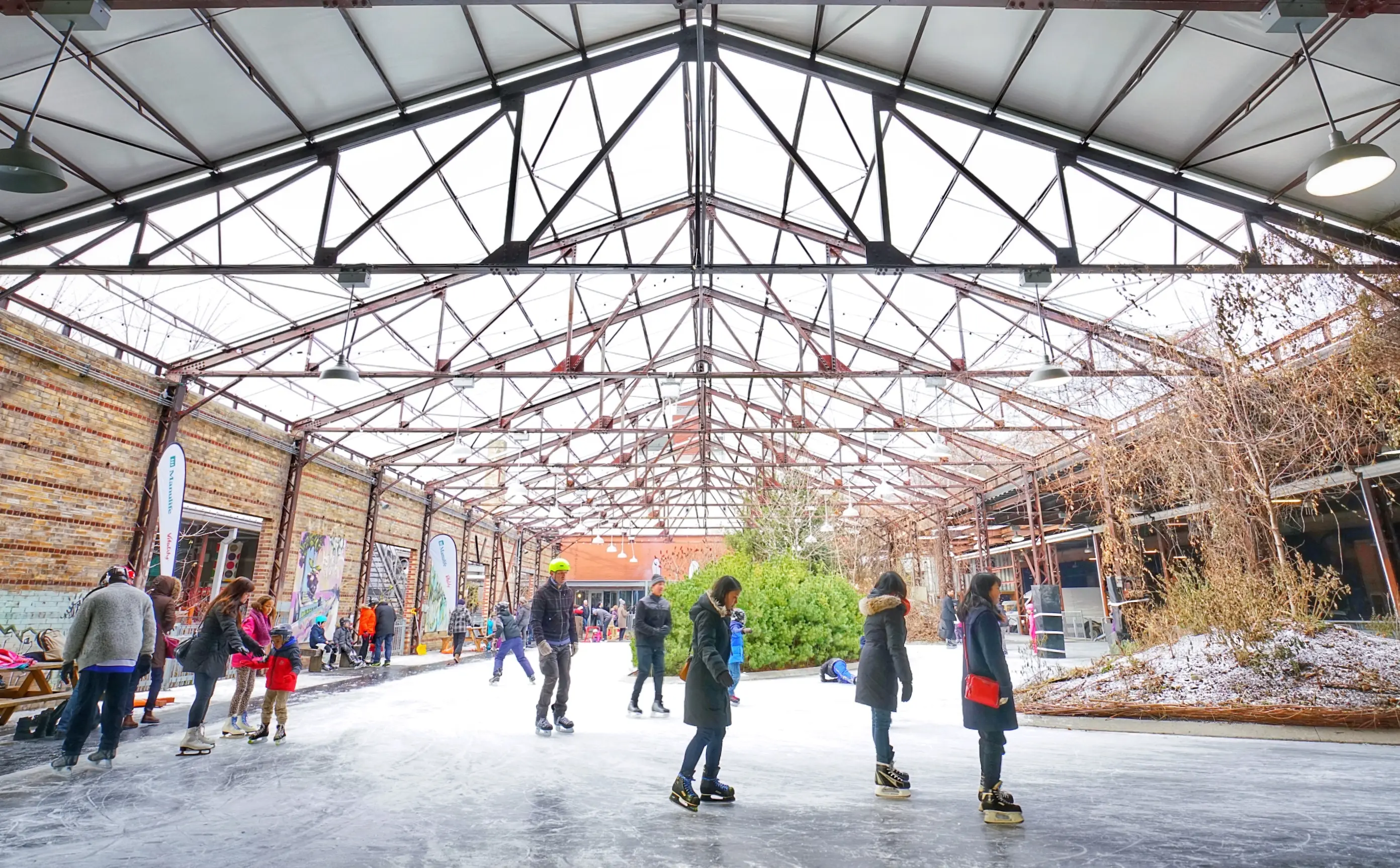 Family-friendly city ice skating | Destination Ontario